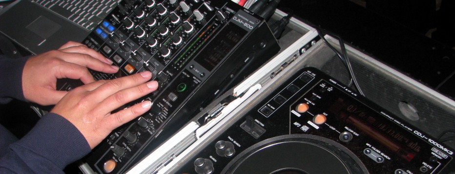 DJ Hire Auckland | Wedding Music DJs | Custom DJ Company Auckland NZ